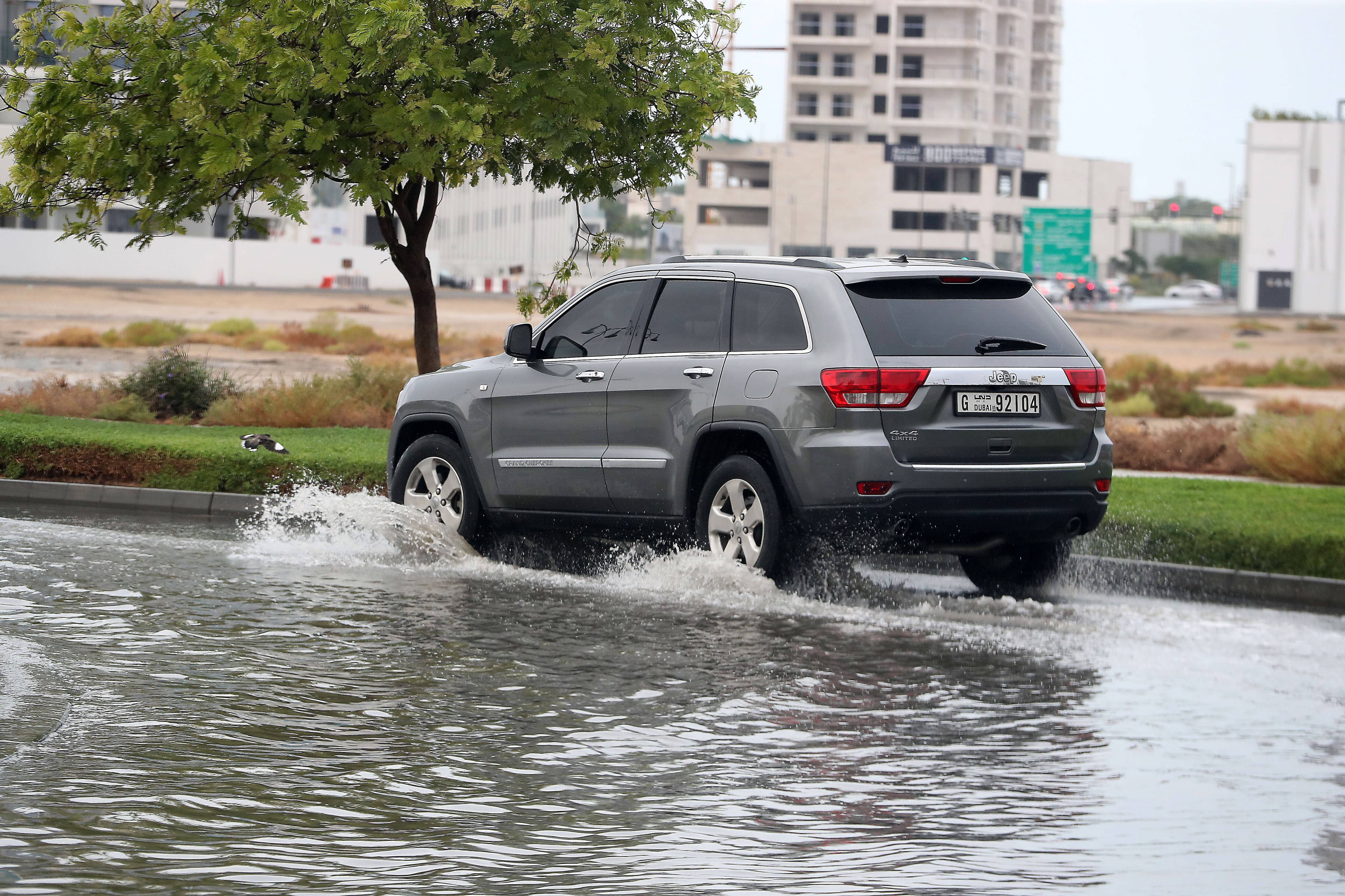 Abu Dhabi and Dubai braced for rain with daytime temperatures to drop ...
