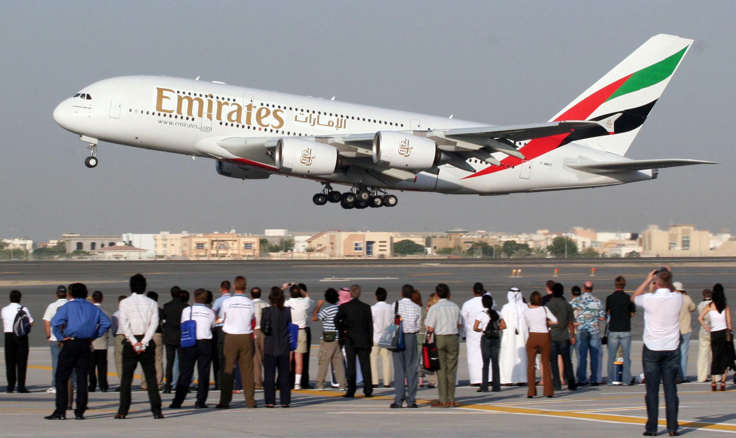 How Emirates took flight for the first time to begin 40 years of ...
