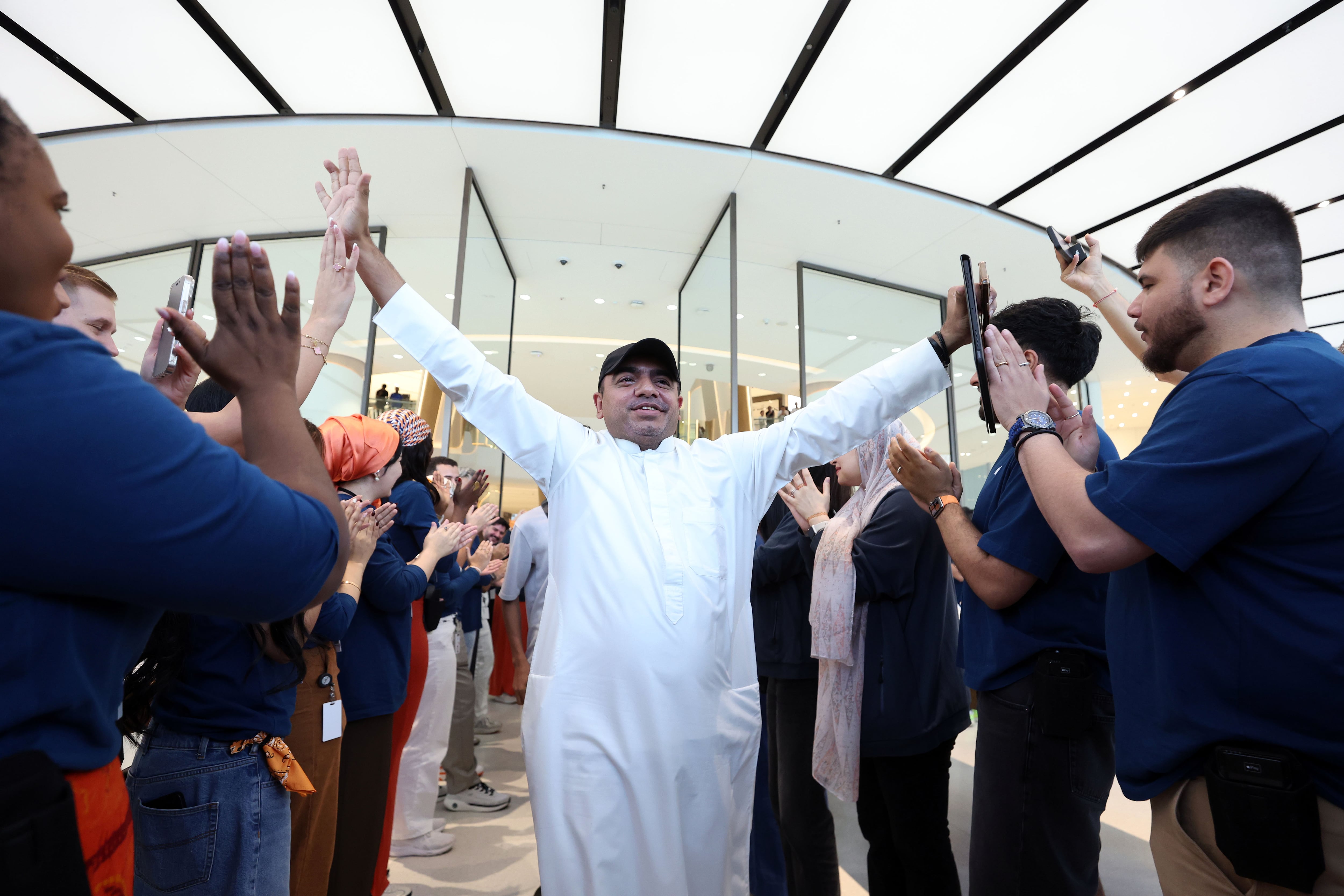 iPhone 17 and Air launch in the UAE: Apple fans queue for flagship ...
