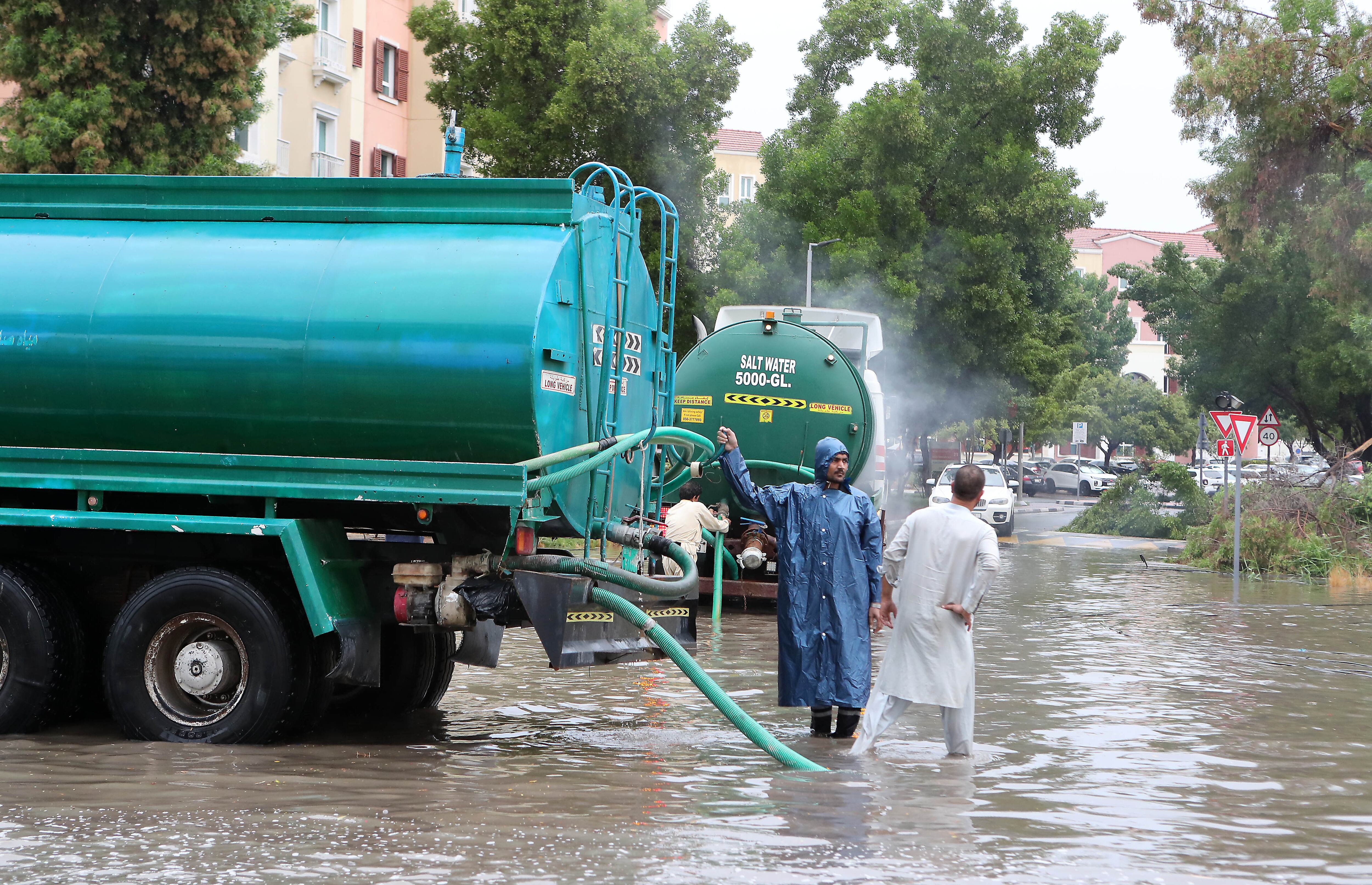 Abu Dhabi and Dubai braced for rain with daytime temperatures to drop ...