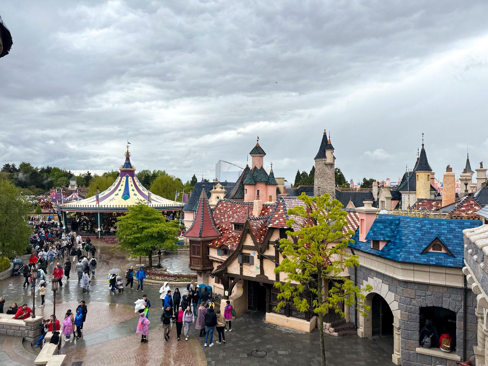 Disney theme park coming to the UAE: Disneyland Abu Dhabi to open on ...