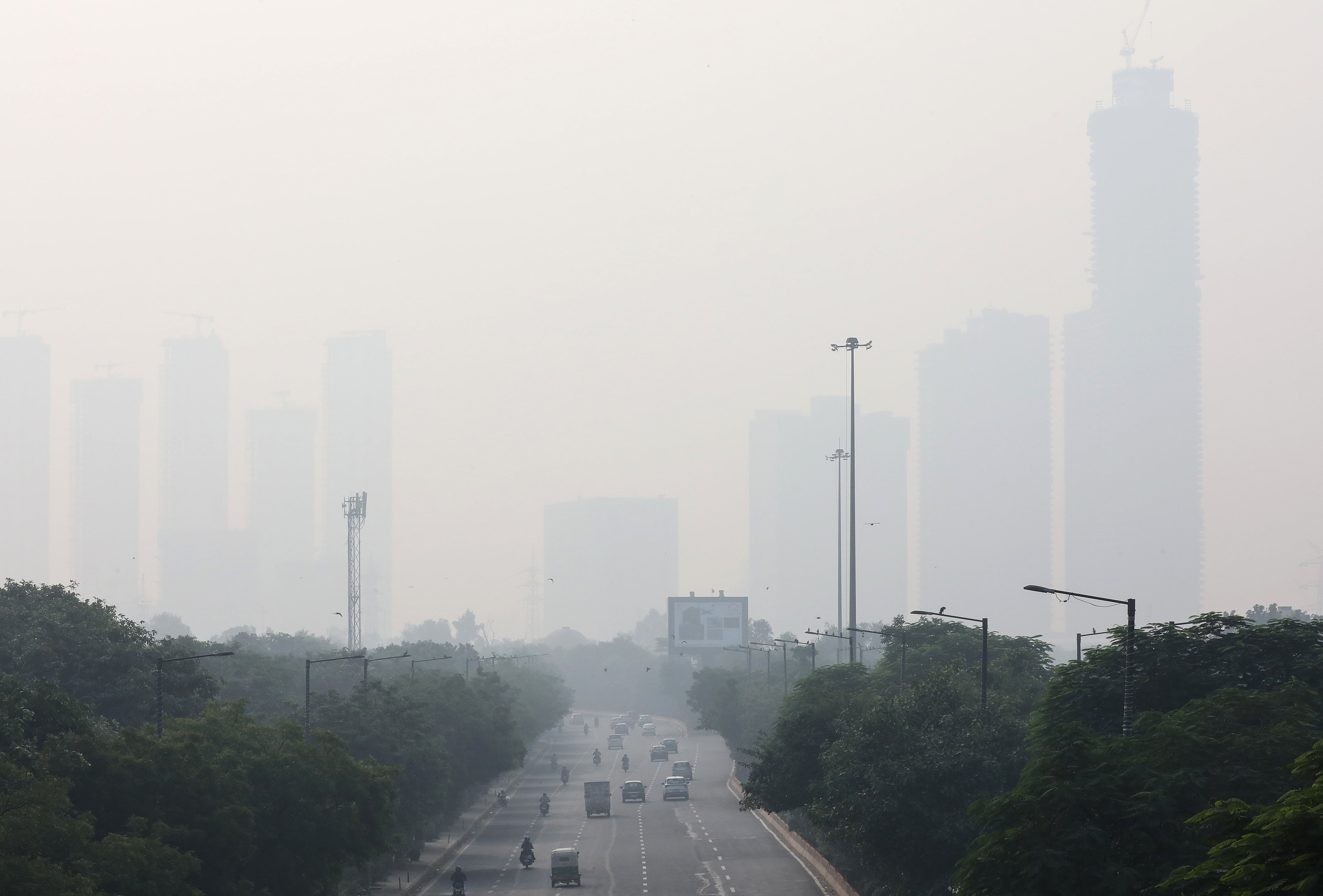 Delhi pollution: Thick smog blankets Indian capital after Diwali ...