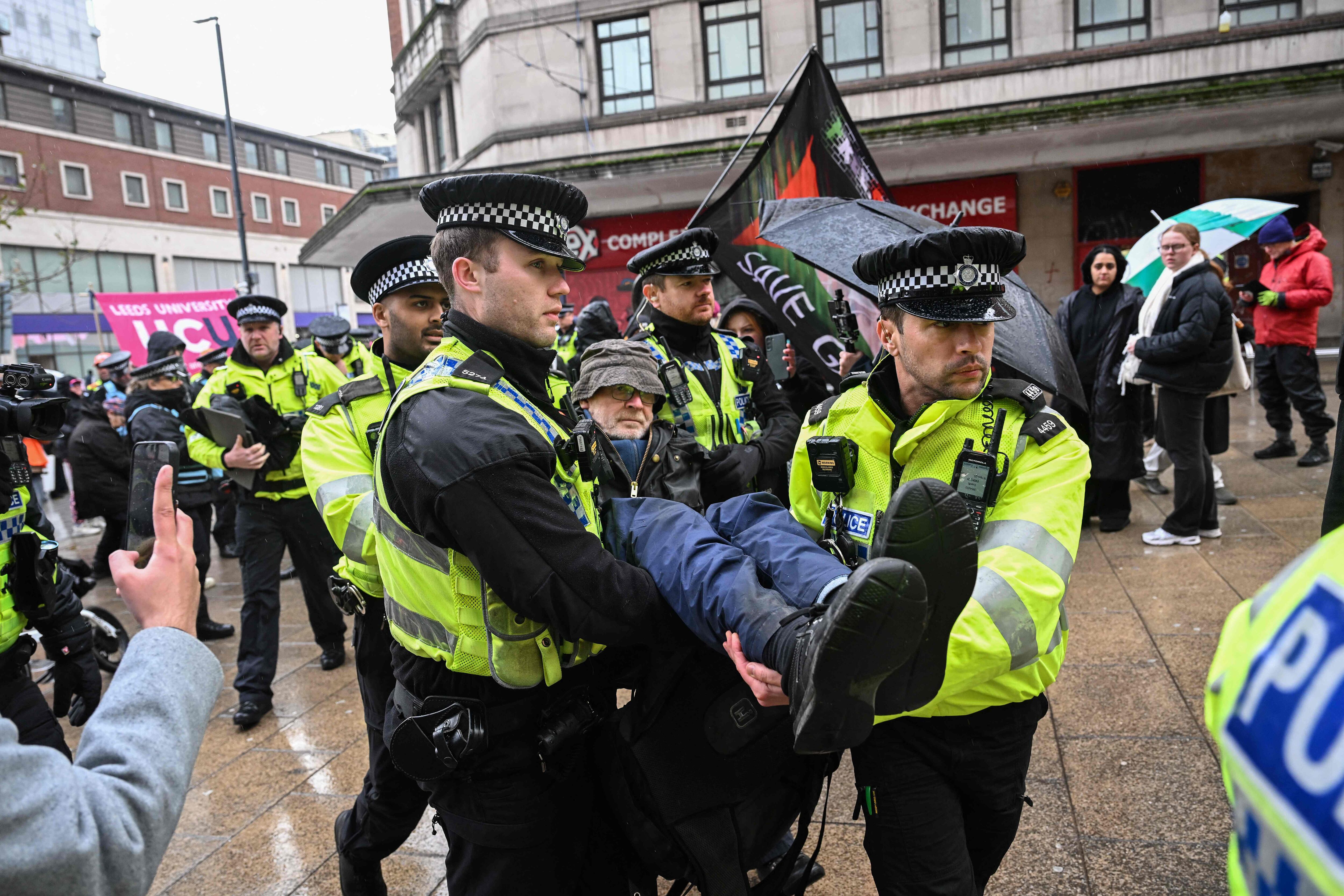 Police must end Palestine Action arrests, says former UK counter-terror ...