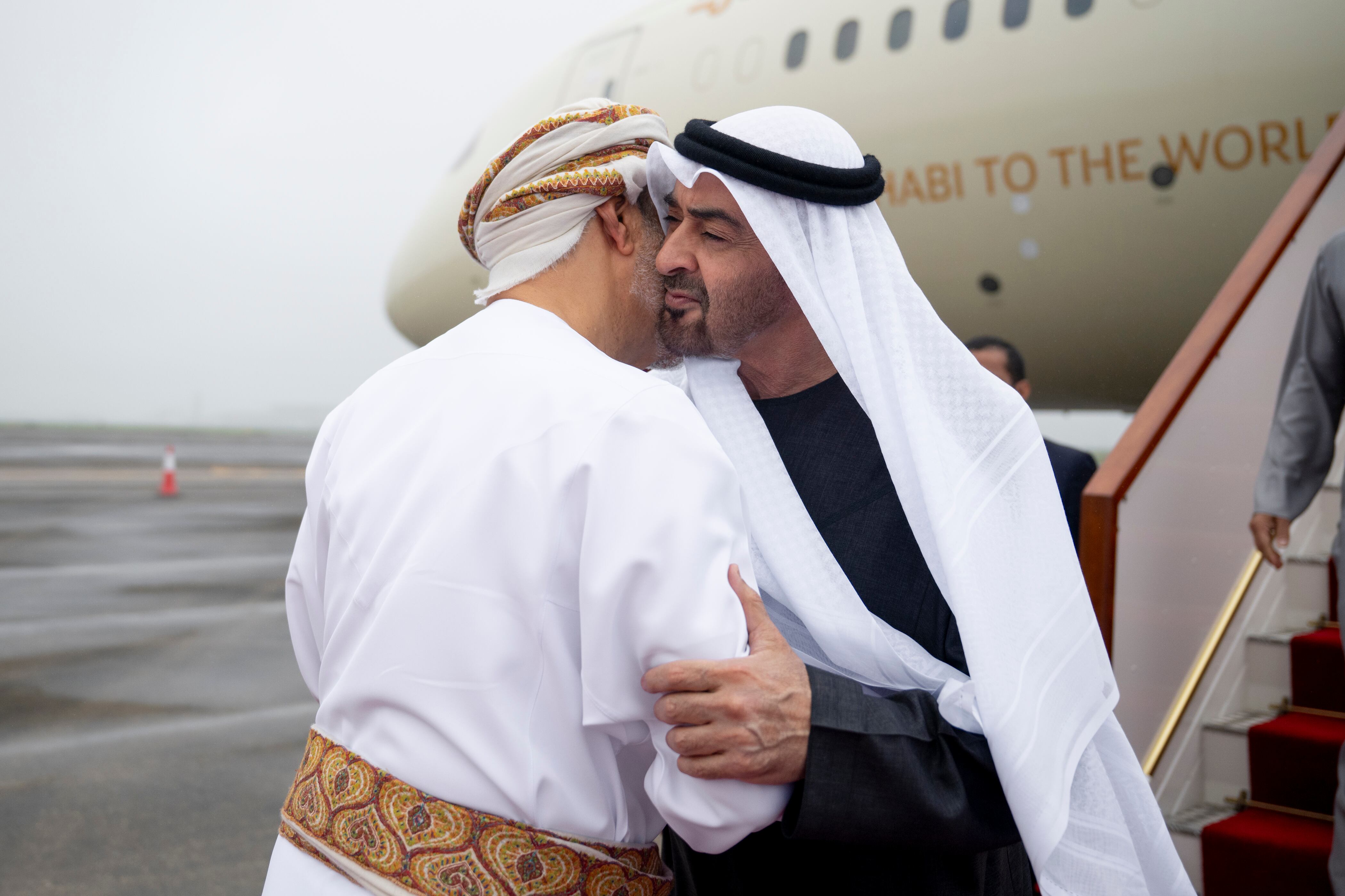 President Sheikh Mohamed meets Sultan of Oman in Salalah | The National