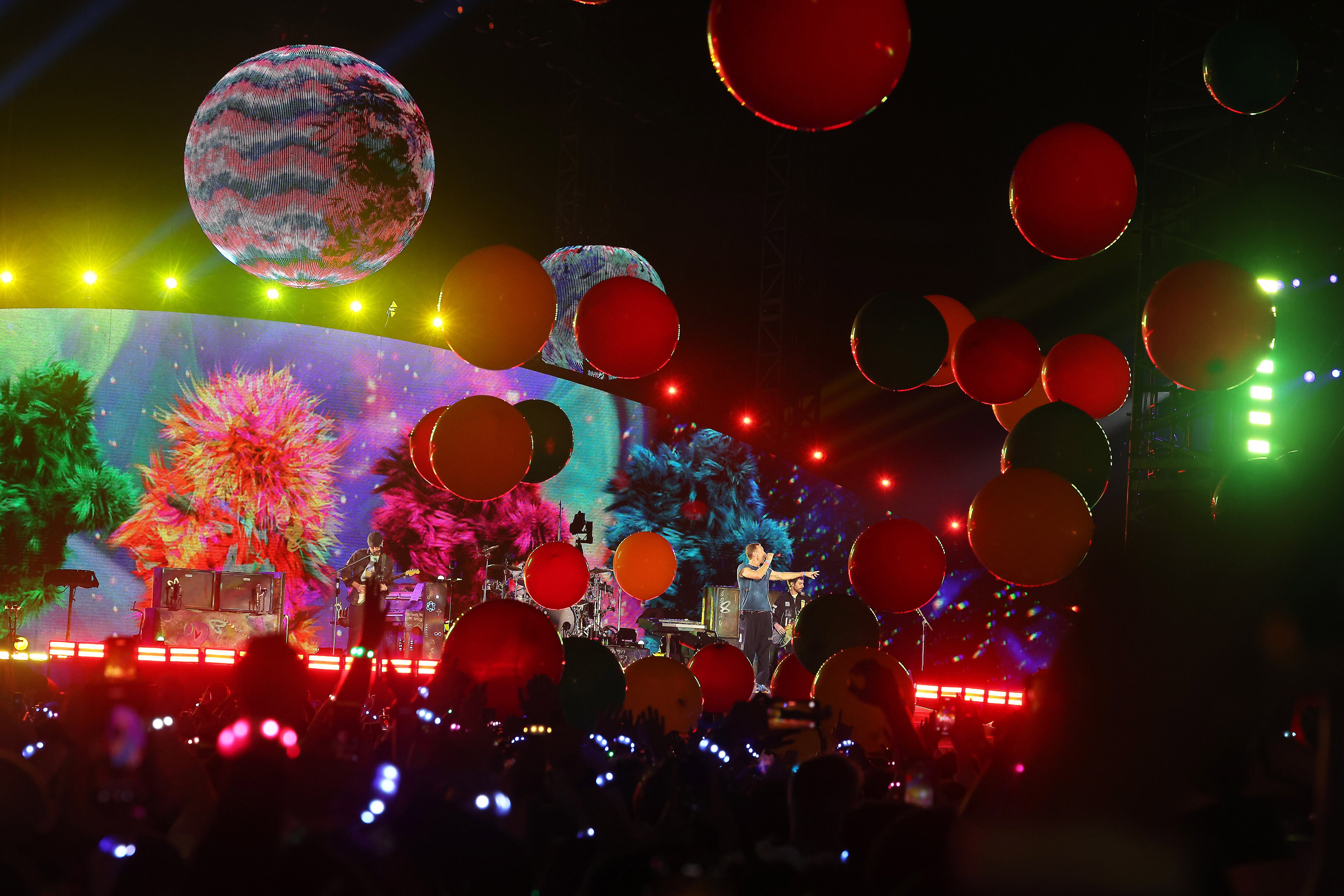 Coldplay booed at London's Wembley Stadium after bringing Israeli fans ...