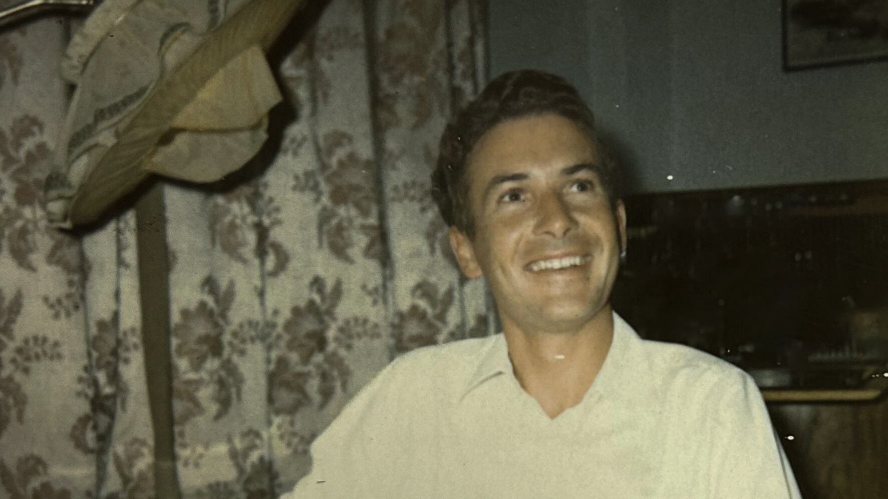 Tributes paid to David Riley, whose photos captured a bygone era in Abu ...