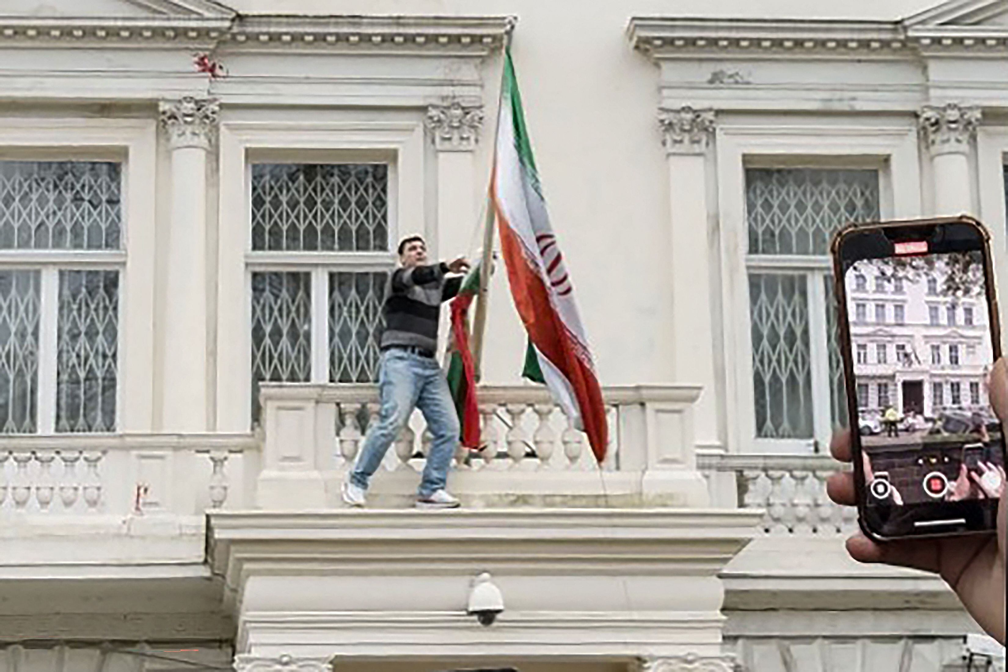 Iran protests put Trump at crossroads between military action or making ...